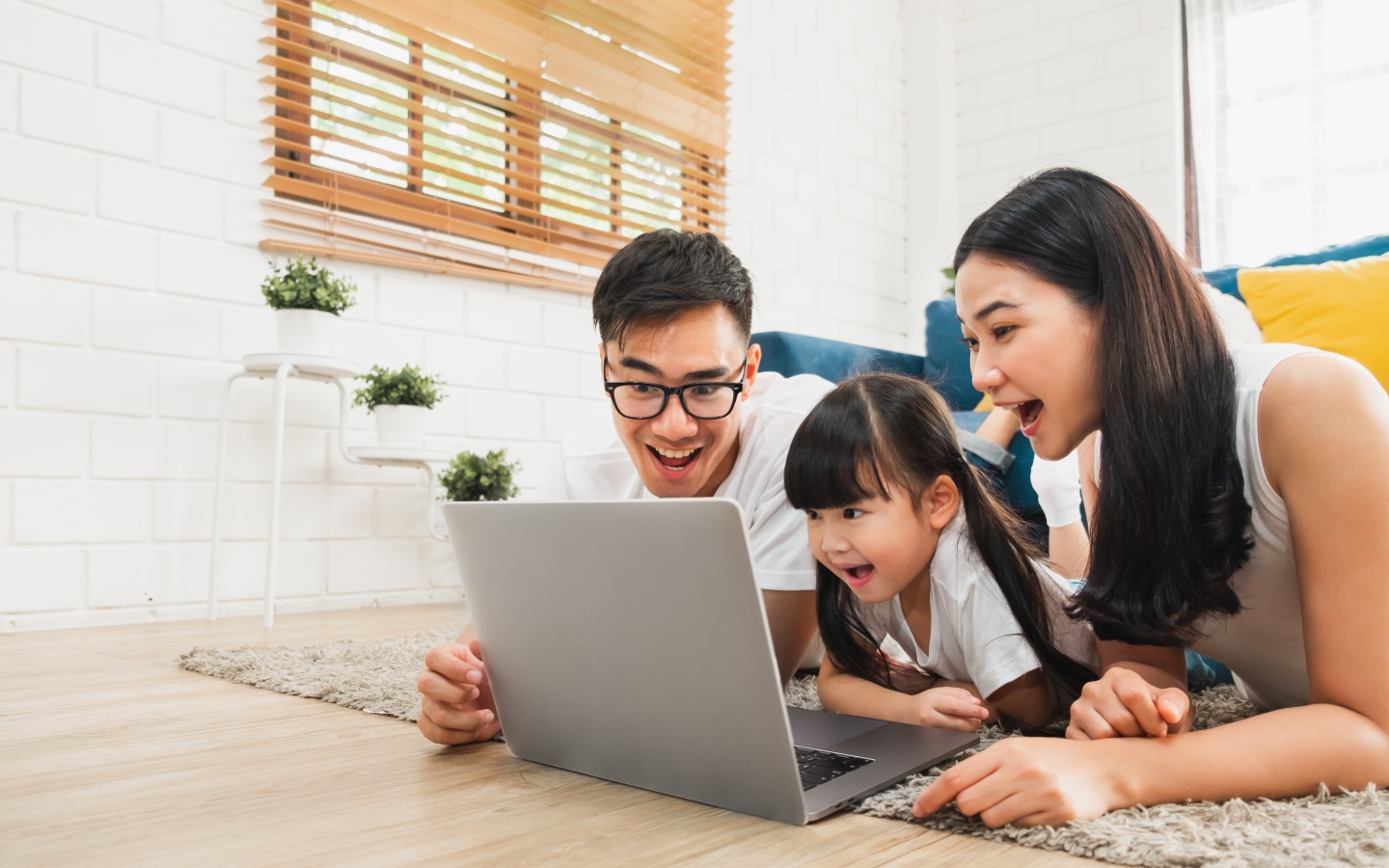 Pentingnya Digital Parenting di Tengah Gerusan Teknologi - REFO